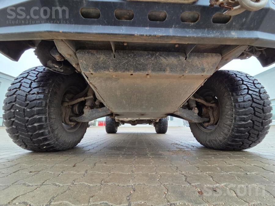 Melns Toyota Land Cruiser 2005 Rīga, ar dzinēja tilpumu 4.20 L un nobraukumu 375 tūkst. km par 22700 €, foto 14 vietnē AUTOMOTO.COM.LV
