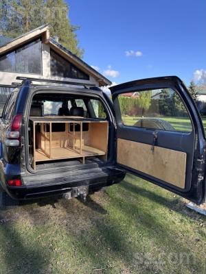 Melns Toyota Land Cruiser 2005 Rīga, ar dzinēja tilpumu 3.00 L un nobraukumu 365 tūkst. km par 10900 €, foto 4 vietnē AUTOMOTO.COM.LV