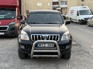 Melns Toyota Land Cruiser 2005 Viļņa, ar dzinēja tilpumu 3.00 L un nobraukumu 399 tūkst. km par 5000 €, foto 3 vietnē AUTOMOTO.COM.LV