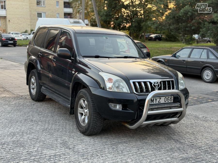 Melns Toyota Land Cruiser 2005 Viļņa, ar dzinēja tilpumu 3.00 L un nobraukumu 399 tūkst. km par 5000 €, foto 4 vietnē AUTOMOTO.COM.LV