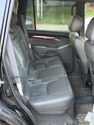 Melns Toyota Land Cruiser 2005 Viļņa, ar dzinēja tilpumu 3.00 L un nobraukumu 399 tūkst. km par 5000 €, foto 8 vietnē AUTOMOTO.COM.LV