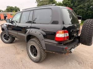 Melns Toyota Land Cruiser 2005 Rīga, ar dzinēja tilpumu 4.20 L un nobraukumu 376 tūkst. km par 18990 €, foto 8 vietnē AUTOMOTO.COM.LV