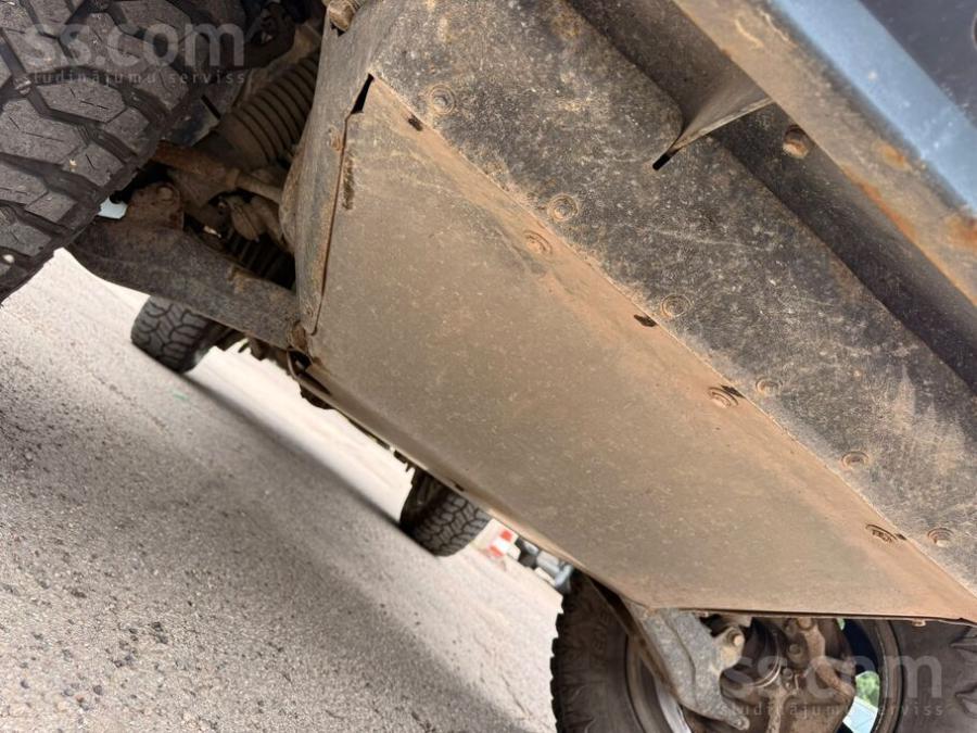 Melns Toyota Land Cruiser 2005 Rīga, ar dzinēja tilpumu 4.20 L un nobraukumu 376 tūkst. km par 18990 €, foto 9 vietnē AUTOMOTO.COM.LV