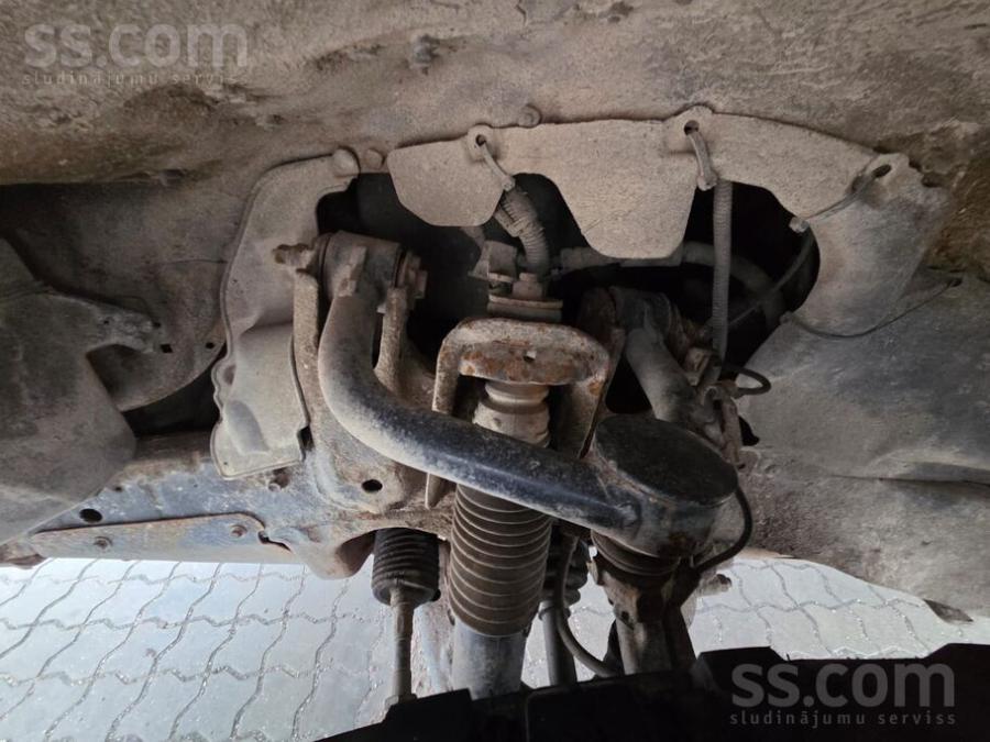 Melns Toyota Land Cruiser 2005 Rīga, ar dzinēja tilpumu 4.20 L un nobraukumu 376 tūkst. km par 18990 €, foto 16 vietnē AUTOMOTO.COM.LV