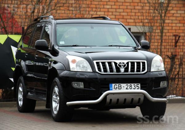 Melns Toyota Land Cruiser 2006 Rēzekne, ar dzinēja tilpumu 3.00 L un nobraukumu 371 tūkst. km par 7995 €, foto 2 vietnē AUTOMOTO.COM.LV