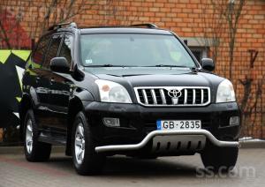 Melns Toyota Land Cruiser 2006 Rēzekne, ar dzinēja tilpumu 3.00 L un nobraukumu 371 tūkst. km par 7995 €, foto 2 vietnē AUTOMOTO.COM.LV