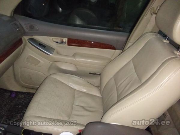 Melns Toyota Land Cruiser 2006 Tallina, ar dzinēja tilpumu 3.00 L un nobraukumu 516 tūkst. km par 8000 €, foto 11 vietnē AUTOMOTO.COM.LV