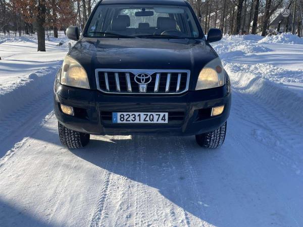 Black Toyota Land Cruiser 2006 in Panevezys, with an engine capacity of 2.98 L and mileage of 375 thousand km for 10350 €, photo 2 on AUTOMOTO.COM.LV