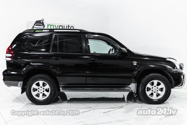 Black Toyota Land Cruiser 2006 in Tallinn, with an engine capacity of 3.00 L and mileage of 279 thousand km for 11990 €, photo 10 on AUTOMOTO.COM.LV