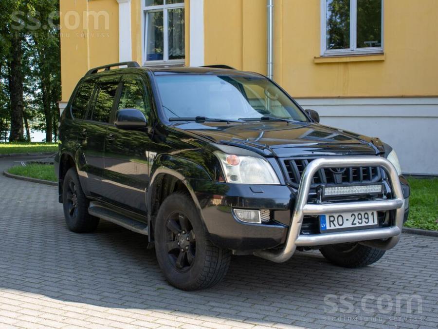Black Toyota Land Cruiser 2006 in Liepaja, with an engine capacity of 3.00 L and mileage of 440 thousand km for 8000 €, photo 1 on AUTOMOTO.COM.LV