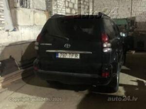 Черный Тойота Ленд Крузер 2006 в Таллин, объемом двигателя 3.00 л и пробегом 279 тыс. км за 13999 €, фото 9 на AUTOMOTO.COM.LV