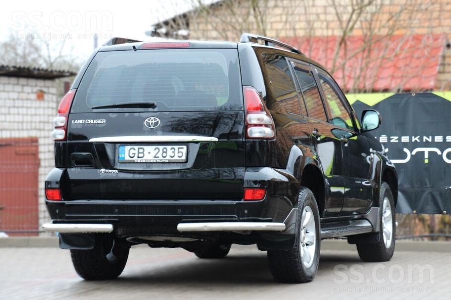 Melns Toyota Land Cruiser 2006 Rēzekne, ar dzinēja tilpumu 3.00 L un nobraukumu 371 tūkst. km par 7995 €, foto 5 vietnē AUTOMOTO.COM.LV