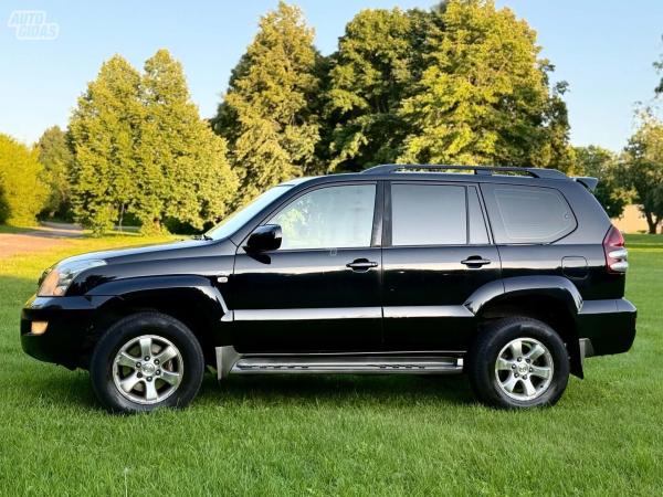 Black Toyota Land Cruiser 2006 in Silute, with an engine capacity of 3.00 L and mileage of 314 thousand km for 7800 €, photo 4 on AUTOMOTO.COM.LV