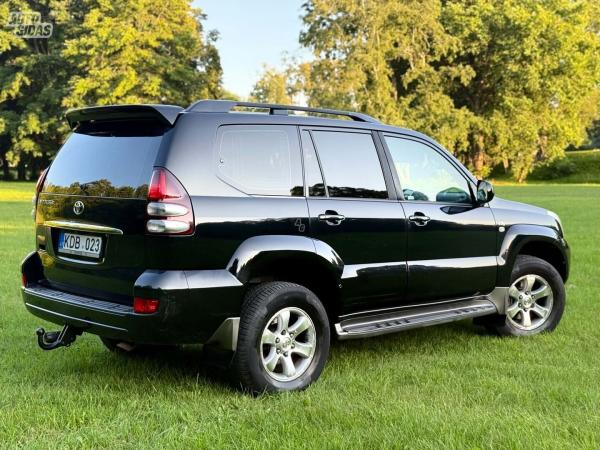 Black Toyota Land Cruiser 2006 in Silute, with an engine capacity of 3.00 L and mileage of 314 thousand km for 7800 €, photo 7 on AUTOMOTO.COM.LV