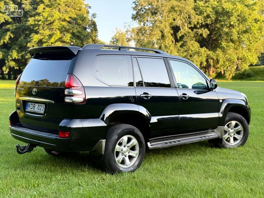 Black Toyota Land Cruiser 2006 in Silute, with an engine capacity of 3.00 L and mileage of 314 thousand km for 7800 €, photo 8 on AUTOMOTO.COM.LV