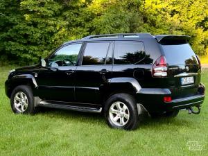 Black Toyota Land Cruiser 2006 in Silute, with an engine capacity of 3.00 L and mileage of 314 thousand km for 7800 €, photo 11 on AUTOMOTO.COM.LV