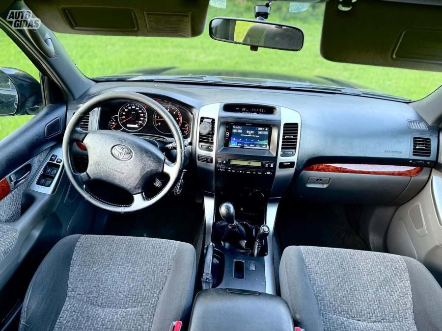 Black Toyota Land Cruiser 2006 in Silute, with an engine capacity of 3.00 L and mileage of 314 thousand km for 7800 €, photo 17 on AUTOMOTO.COM.LV