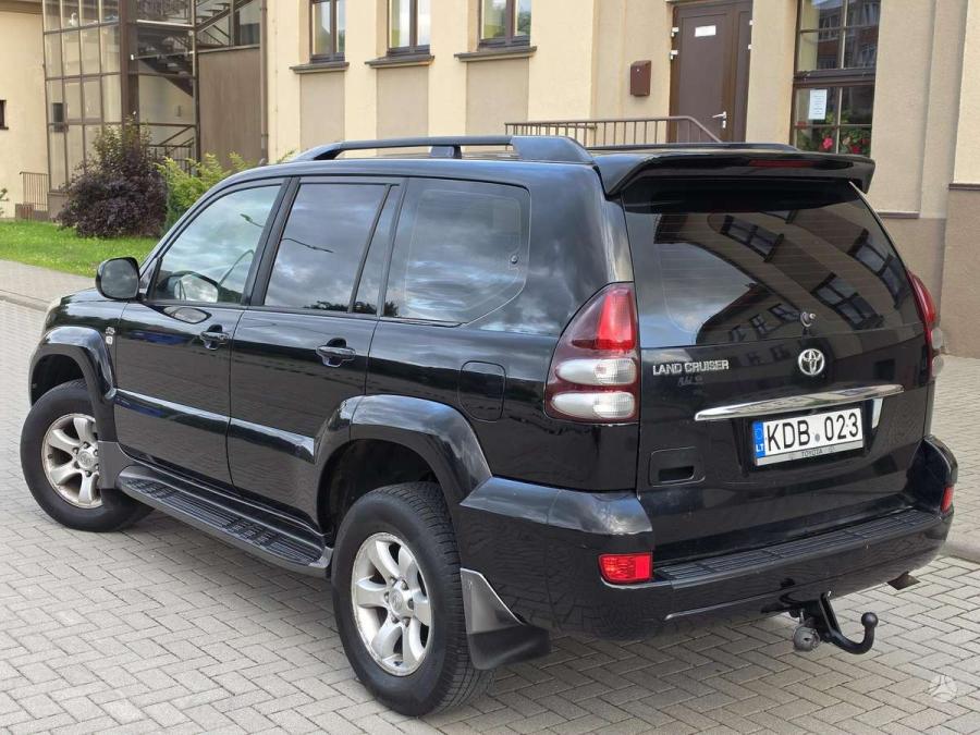 Melns Toyota Land Cruiser 2006 Šilutė, ar dzinēja tilpumu 2.98 L un nobraukumu 317 tūkst. km par 7700 €, foto 3 vietnē AUTOMOTO.COM.LV