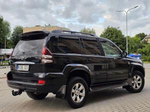Melns Toyota Land Cruiser 2006 Šilutė, ar dzinēja tilpumu 2.98 L un nobraukumu 317 tūkst. km par 7700 €, foto 10 vietnē AUTOMOTO.COM.LV