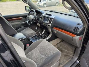 Melns Toyota Land Cruiser 2006 Šilutė, ar dzinēja tilpumu 2.98 L un nobraukumu 317 tūkst. km par 7700 €, foto 28 vietnē AUTOMOTO.COM.LV