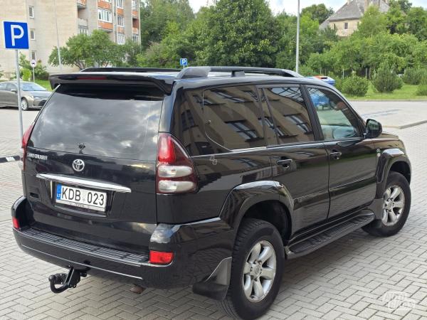 Melns Toyota Land Cruiser 2006 Šilutė, ar dzinēja tilpumu 3.00 L un nobraukumu 317 tūkst. km par 7700 €, foto 6 vietnē AUTOMOTO.COM.LV