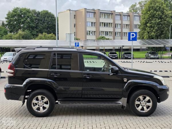 Melns Toyota Land Cruiser 2006 Šilutė, ar dzinēja tilpumu 3.00 L un nobraukumu 317 tūkst. km par 7700 €, foto 10 vietnē AUTOMOTO.COM.LV