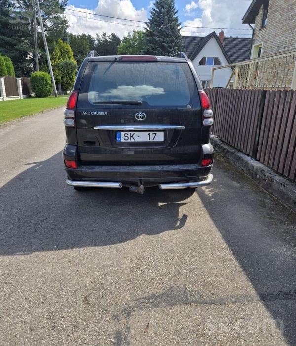 Black Toyota Land Cruiser 2006 in Riga, with an engine capacity of 3.00 L and mileage of 207 thousand km for 14000 €, photo 3 on AUTOMOTO.COM.LV
