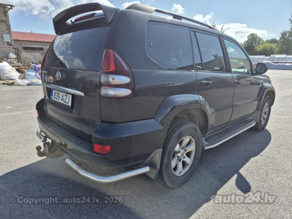 Toyota Land Cruiser 2006 Tallina vietnē Melns Toyota Land Cruiser 2006 Tallina, ar dzinēja tilpumu 3.00 L un nobraukumu 395 tūkst. km par 8000 €, foto 6 vietnē AUTOMOTO.COM.LV