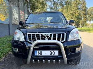 Melns Toyota Land Cruiser 2006 Rīga, ar dzinēja tilpumu 3.00 L un nobraukumu 356 tūkst. km par 9200 €, foto 4 vietnē AUTOMOTO.COM.LV