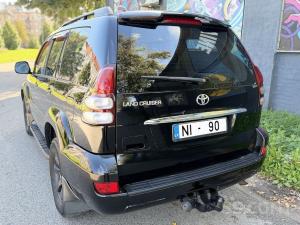 Melns Toyota Land Cruiser 2006 Rīga, ar dzinēja tilpumu 3.00 L un nobraukumu 356 tūkst. km par 9200 €, foto 6 vietnē AUTOMOTO.COM.LV