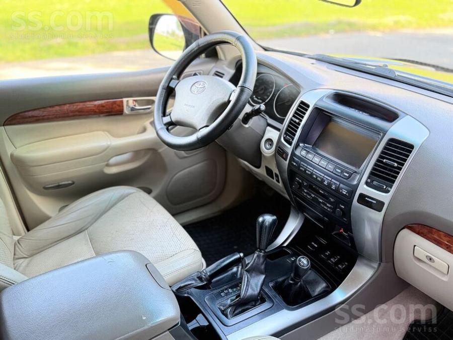 Melns Toyota Land Cruiser 2006 Rīga, ar dzinēja tilpumu 3.00 L un nobraukumu 356 tūkst. km par 9200 €, foto 9 vietnē AUTOMOTO.COM.LV