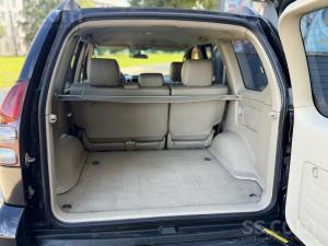 Melns Toyota Land Cruiser 2006 Rīga, ar dzinēja tilpumu 3.00 L un nobraukumu 356 tūkst. km par 9200 €, foto 14 vietnē AUTOMOTO.COM.LV