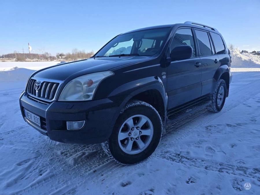 Black Toyota Land Cruiser 2007 in Siauliai, with an engine capacity of 2.98 L and mileage of 268 thousand km for 12500 €, photo 7 on AUTOMOTO.COM.LV