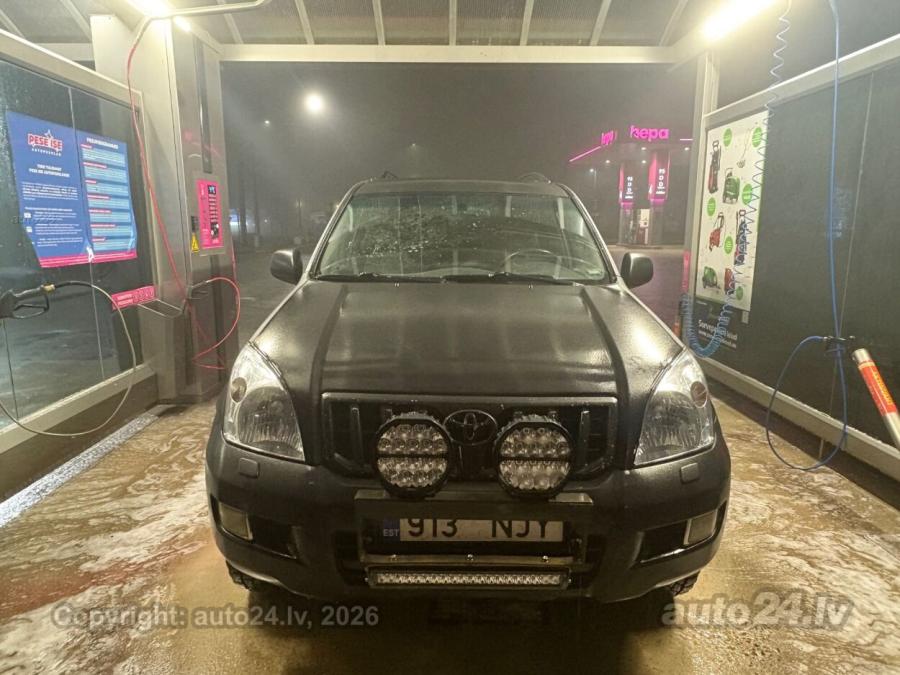 Black Toyota Land Cruiser 2007 in Rapla, with an engine capacity of 3.00 L and mileage of 589 thousand km for 6500 €, photo 5 on AUTOMOTO.COM.LV