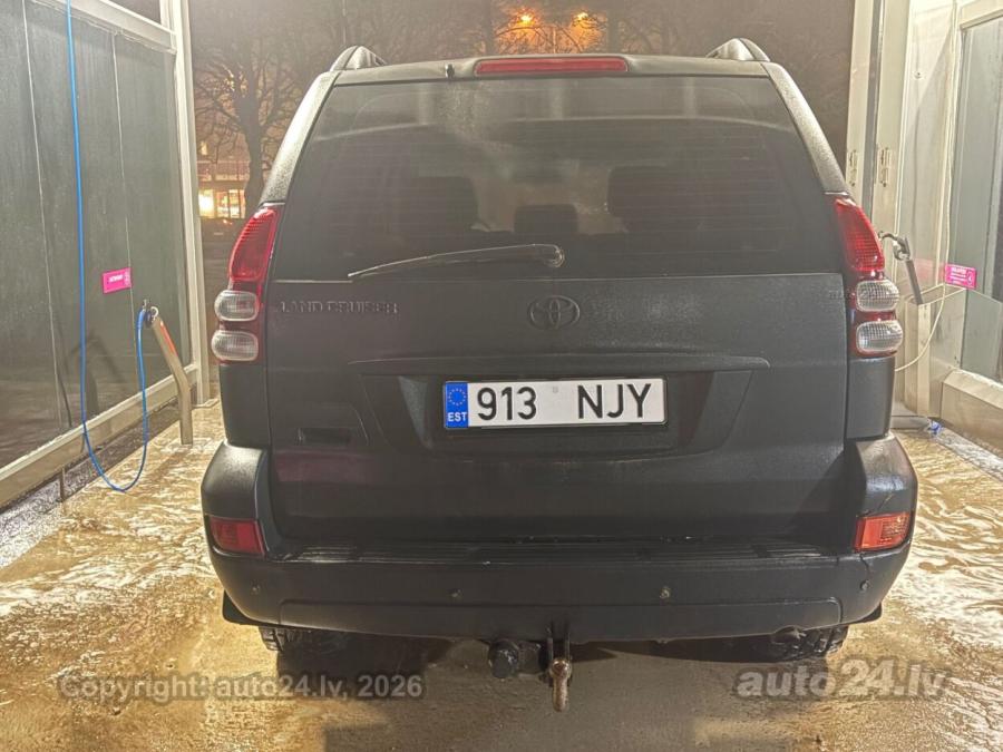 Black Toyota Land Cruiser 2007 in Rapla, with an engine capacity of 3.00 L and mileage of 589 thousand km for 6500 €, photo 6 on AUTOMOTO.COM.LV