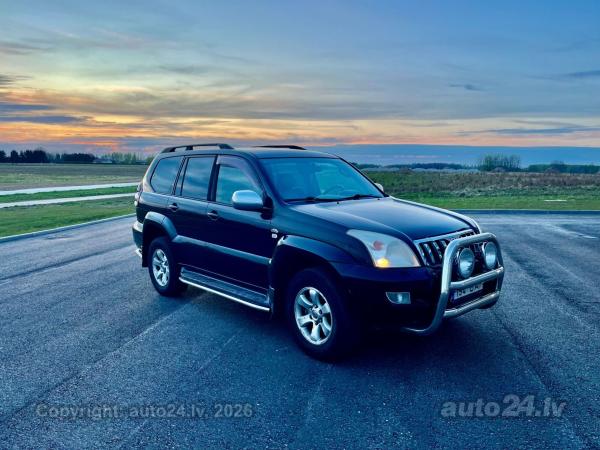 Melns Toyota Land Cruiser 2007 Tallina, ar dzinēja tilpumu 3.00 L un nobraukumu 0 tūkst. km par 9900 €, foto 5 vietnē AUTOMOTO.COM.LV