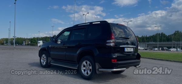 Black Toyota Land Cruiser 2007 in Tallinn, with an engine capacity of 3.00 L and mileage of 174 thousand km for 16800 €, photo 3 on AUTOMOTO.COM.LV