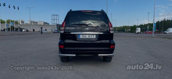 Black Toyota Land Cruiser 2007 in Tallinn, with an engine capacity of 3.00 L and mileage of 174 thousand km for 16800 €, photo 4 on AUTOMOTO.COM.LV