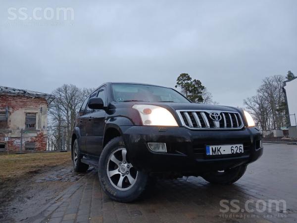Black Toyota Land Cruiser 2007 in Gulbene, with an engine capacity of 3.00 L and mileage of 440 thousand km for 7500 €, photo 1 on AUTOMOTO.COM.LV