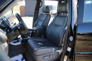 Black Toyota Land Cruiser 2007 in Riga, with an engine capacity of 3.00 L and mileage of 281 thousand km for 9990 €, photo 9 on AUTOMOTO.COM.LV