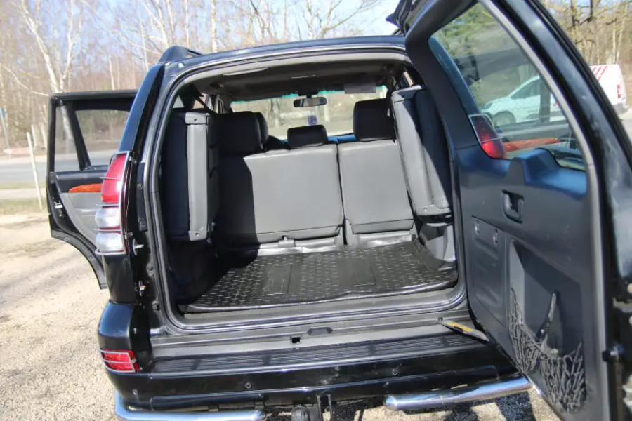 Black Toyota Land Cruiser 2007 in Riga, with an engine capacity of 3.00 L and mileage of 281 thousand km for 9990 €, photo 14 on AUTOMOTO.COM.LV