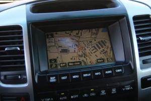 Black Toyota Land Cruiser 2007 in Riga, with an engine capacity of 3.00 L and mileage of 281 thousand km for 9990 €, photo 16 on AUTOMOTO.COM.LV