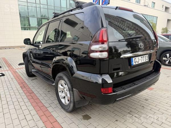 Black Toyota Land Cruiser 2007 in Riga, with an engine capacity of 3.00 L and mileage of 0 thousand km for 17900 €, photo 8 on AUTOMOTO.COM.LV