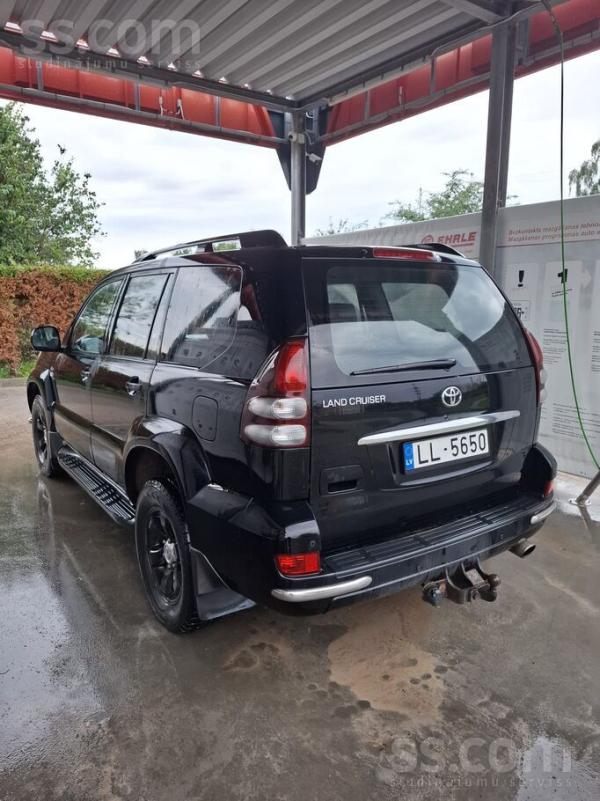 Toyota Land Cruiser 2007 RÄ«ga vietnÄ Melns Toyota Land Cruiser 2007 RÄ«ga, ar dzinÄja tilpumu 3.00 L un nobraukumu 473 tÅ«kst. km par 10000 ā¬, foto 5 vietnÄ AUTOMOTO.COM.LV
