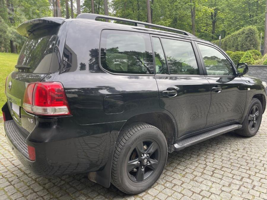 Melns Toyota Land Cruiser 2008 Rīga, ar dzinēja tilpumu 4.50 L un nobraukumu 243 tūkst. km par 19900 €, foto 2 vietnē AUTOMOTO.COM.LV