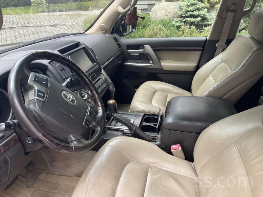 Melns Toyota Land Cruiser 2008 Rīga, ar dzinēja tilpumu 4.50 L un nobraukumu 243 tūkst. km par 19900 €, foto 4 vietnē AUTOMOTO.COM.LV