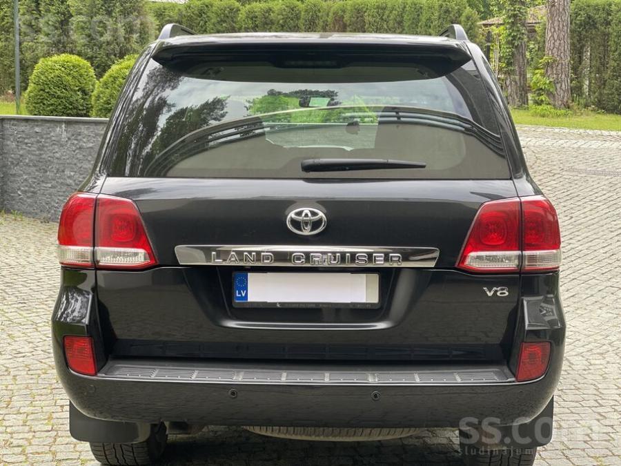 Melns Toyota Land Cruiser 2008 Rīga, ar dzinēja tilpumu 4.50 L un nobraukumu 243 tūkst. km par 19900 €, foto 7 vietnē AUTOMOTO.COM.LV
