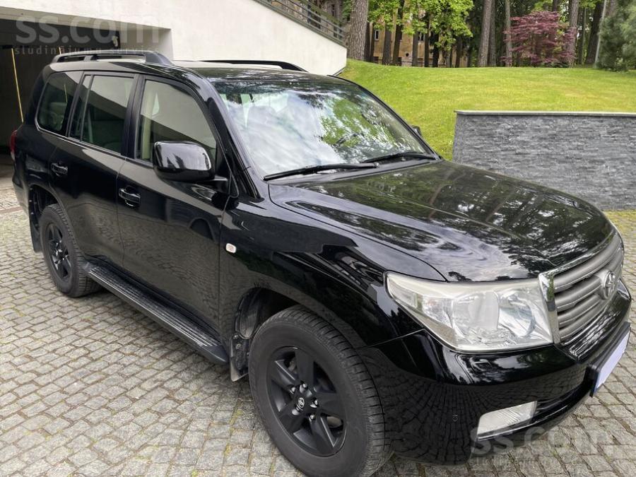 Melns Toyota Land Cruiser 2008 Rīga, ar dzinēja tilpumu 4.50 L un nobraukumu 243 tūkst. km par 19900 €, foto 8 vietnē AUTOMOTO.COM.LV