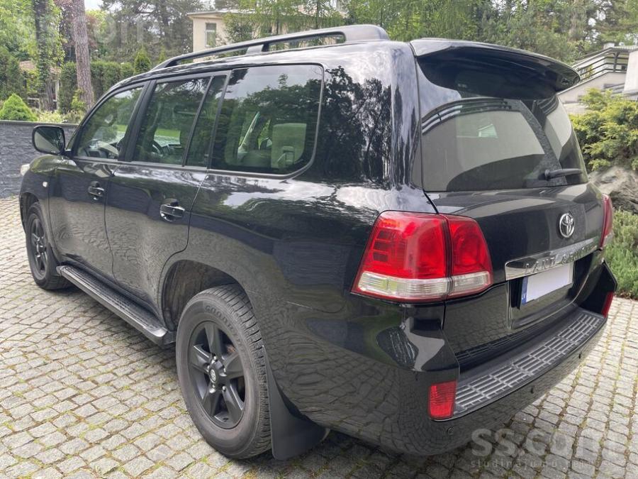 Melns Toyota Land Cruiser 2008 Rīga, ar dzinēja tilpumu 4.50 L un nobraukumu 243 tūkst. km par 19900 €, foto 11 vietnē AUTOMOTO.COM.LV