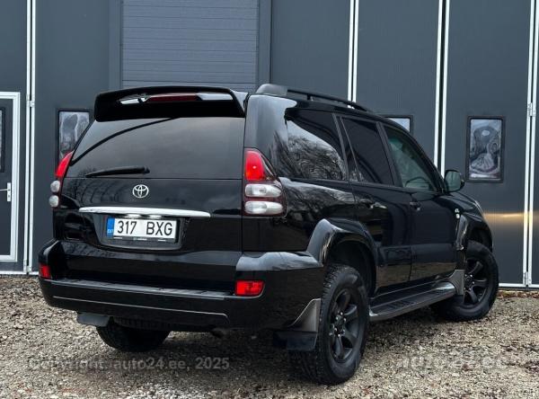 Melns Toyota Land Cruiser 2008 Valga, ar dzinēja tilpumu 3.00 L un nobraukumu 310 tūkst. km par 12990 €, foto 7 vietnē AUTOMOTO.COM.LV
